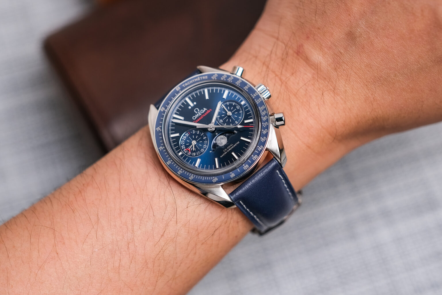 Omega Speedmaster Moonphase Blue – Emit Time